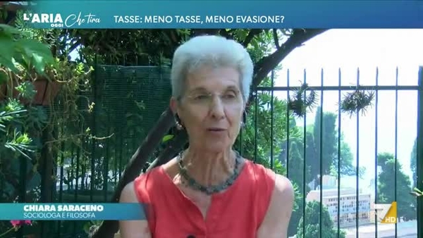 Caccia agli evasori sui social, parla la onlyfanser Giulia Leopardi: "È tutto tracciato, io ...