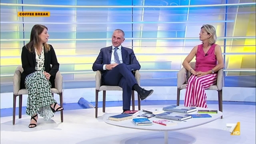 Elisabetta Piccolotti a Costa: "Lei è coerentissimo... è sempre al ...