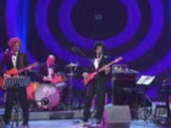 THE SHOW MUST GO OFF - 23/03/2012 : I NIENTEPOPODIMENOCHE - LA7.it