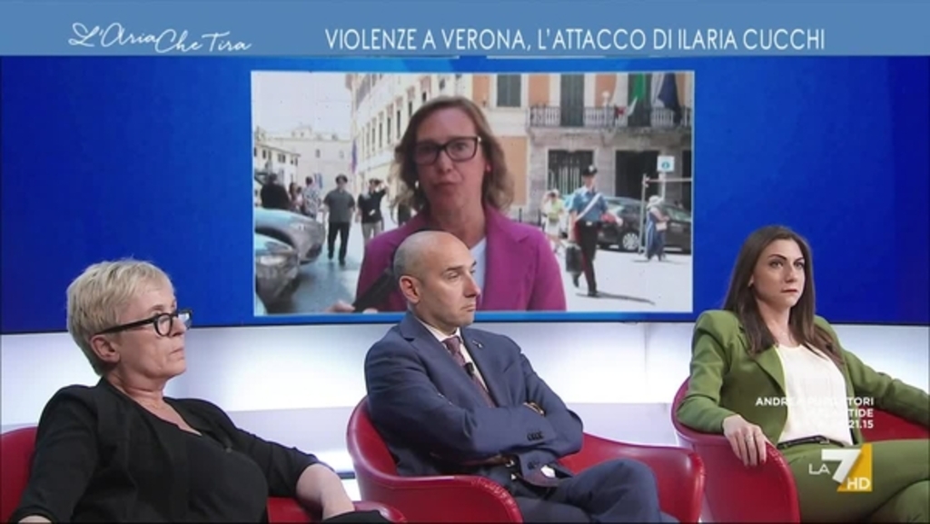 Ilaria Cucchi propone per i poliziotti il codice identificativo e la ...