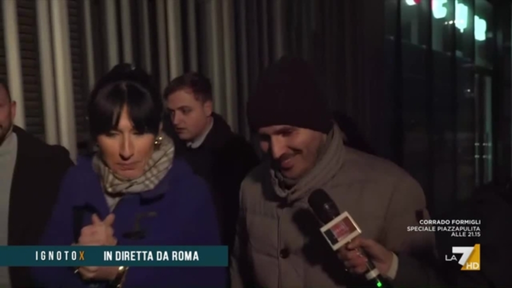 Garlasco, Andrea Sempio all'uscita dalla riunione della difesa su ...