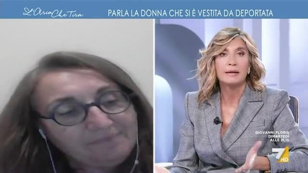 No Green Pass di Novara vestiti da deportati, Myrta Merlino a Giusy ...