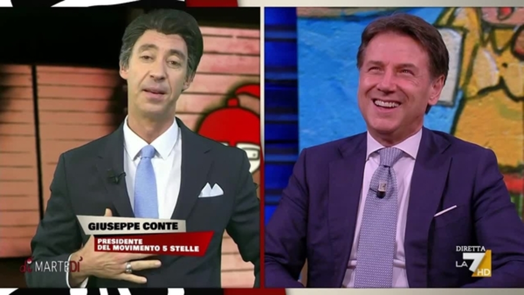 Giuseppe Conte assiste all'intervista a Giuseppe Conte, secondo Luca e ...