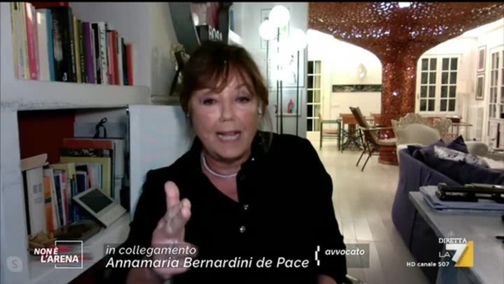 Anna Maria Bernardini de Pace e la metafora di Cappuccetto Rosso: 'chi ...