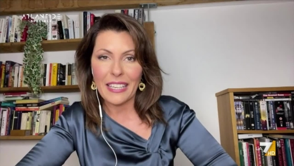 Carlo III, l'intervista a Barbara Serra: "Il nuovo re deve affrontare grandi sfide"