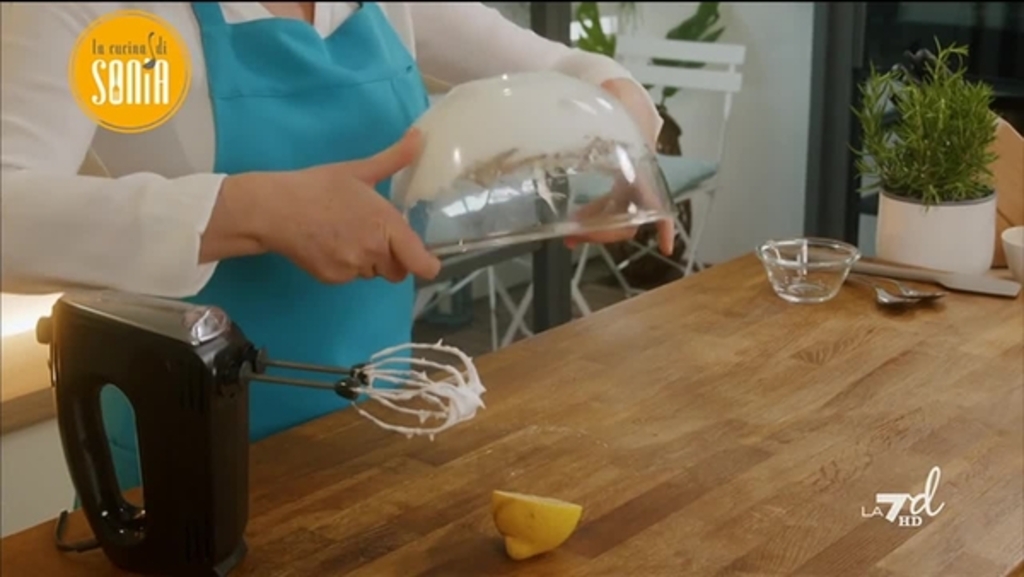 Come montare correttamente gli albumi, la tecnica corretta