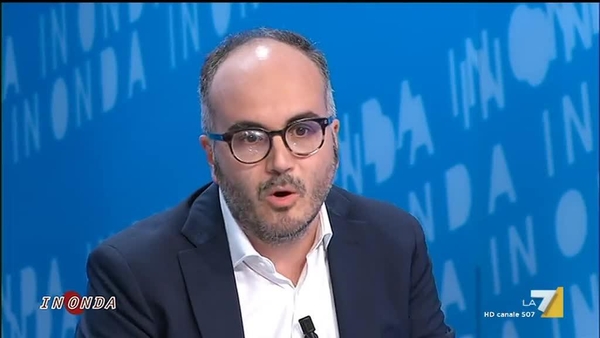Christian Raimo vs Alessandro Sallusti: 'Essere comodamente fascisti ...