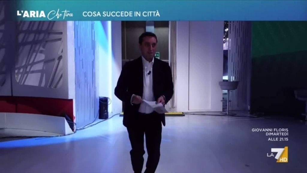 Elezioni regionali, David Parenzo entra in studio saltellando ma ...