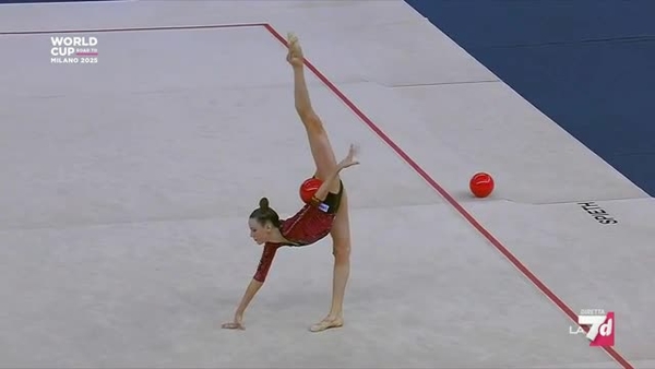 Darja Varfolomeev esibizione con la palla, World Cup 2025