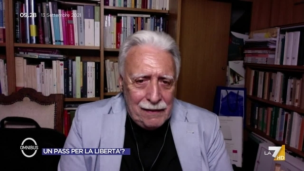 No vax, il prof. Revelli: "Sono il prodotto del fai da te dei social"