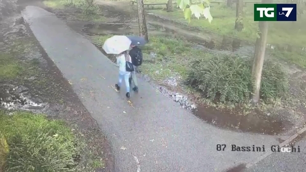 Su La7 Augusta Montaruli interrompe Marco Furfaro ripetendo: "Bau bau ...