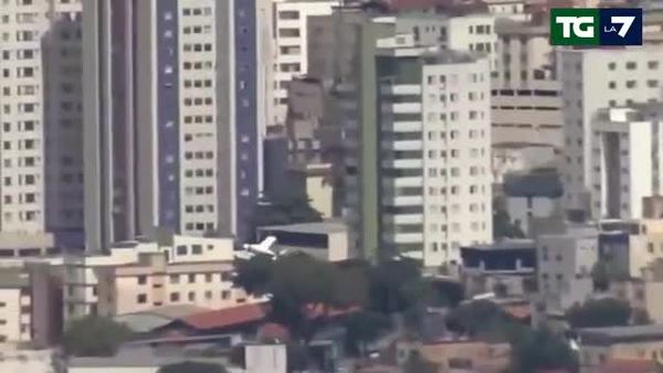 Colombia, tragico incidente: bus si schianta contro il guardrail ...